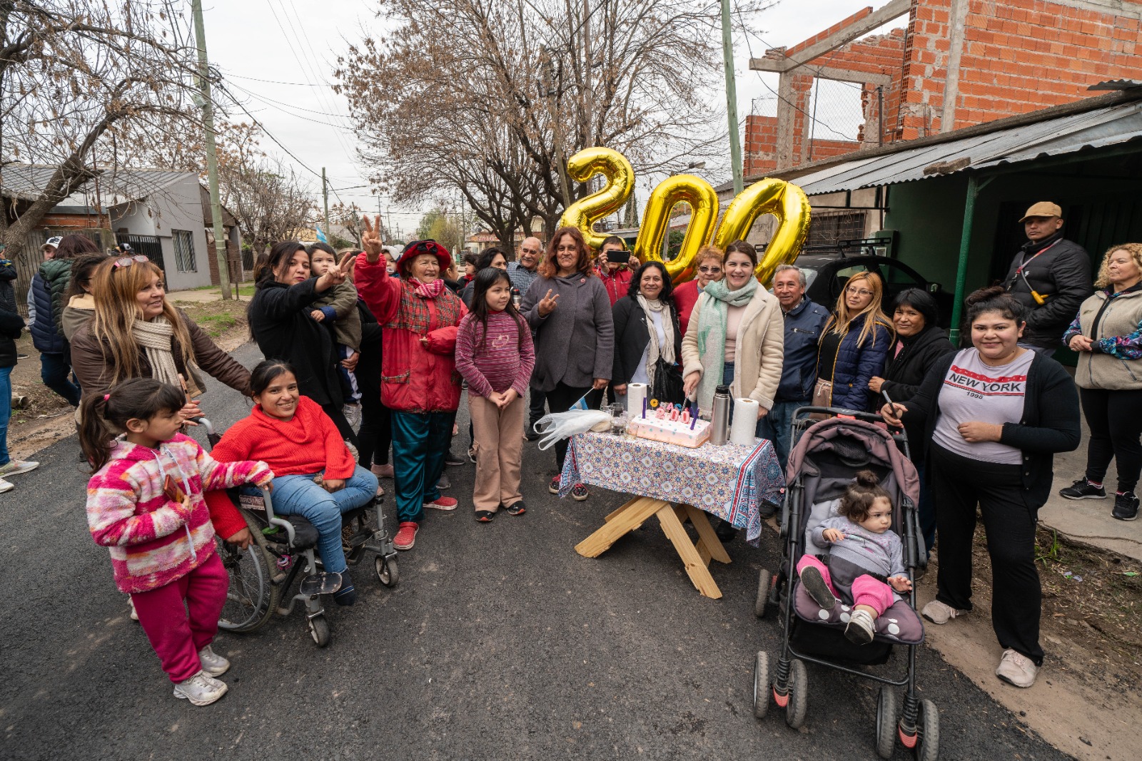 MORENO MUNICIPIO - Con vecinas y vecinos, Mariel Fernández celebró 200 ...